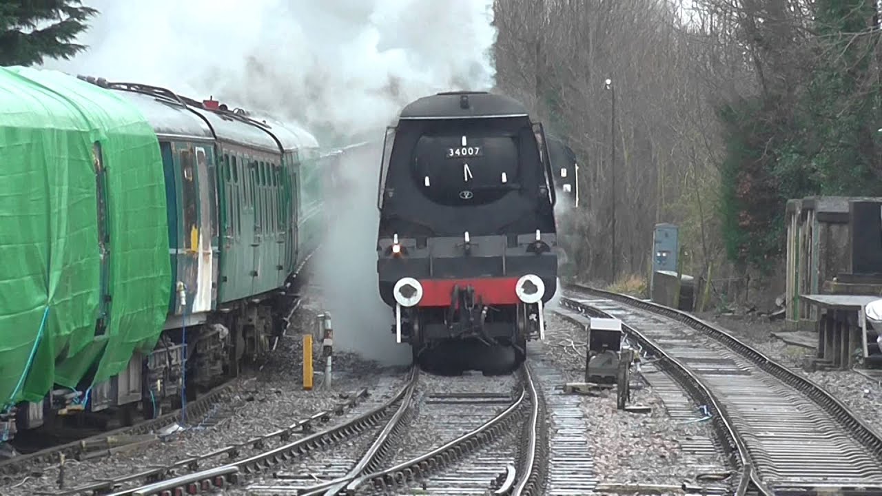 34007 - Wadebridge ( West Country Class ) on freight at watercress line ...