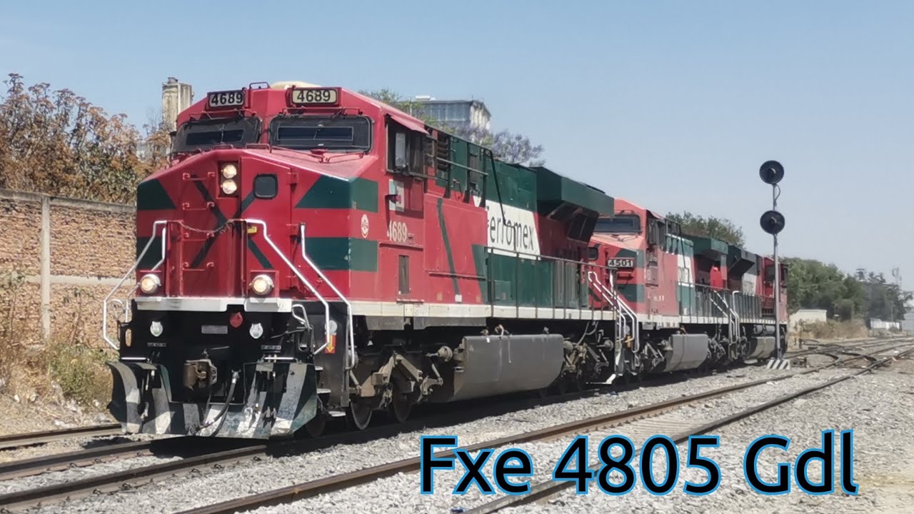 Fxe 4689-4501-4083 Máquinas Solas Rumbo A Manzanillo Con La Tripulación Saludando - YouTube