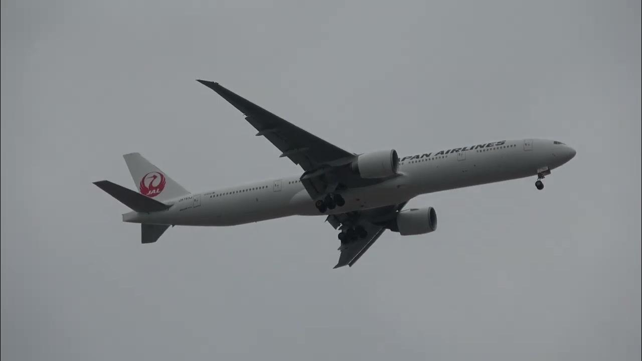 flying in my front 4K2024/04/26 JAL JL82 SHA-HND Boeing 777-346(ER) - YouTube