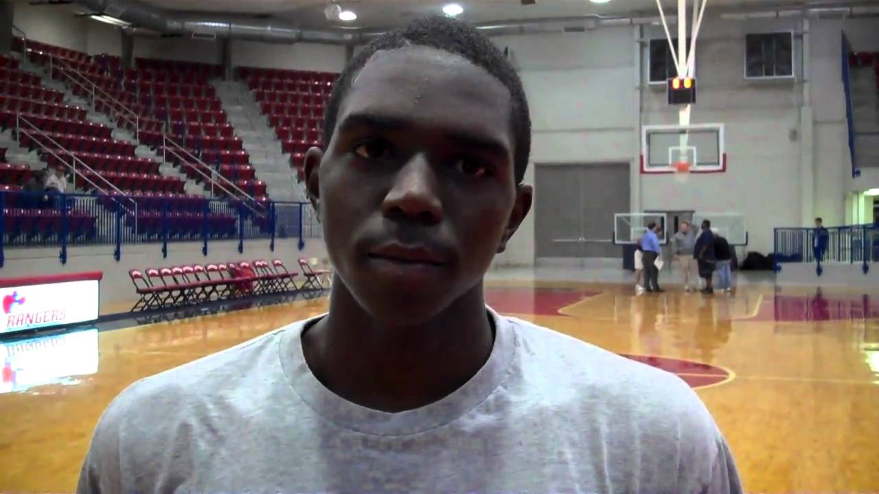 Kendrick Moore Postgame vs Hinds (11/11/10) - YouTube