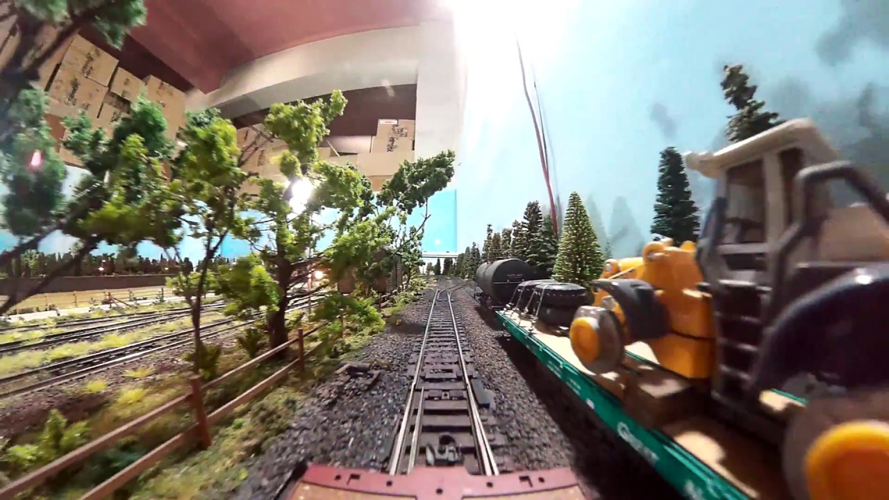 Small shelf layout HO scale - YouTube