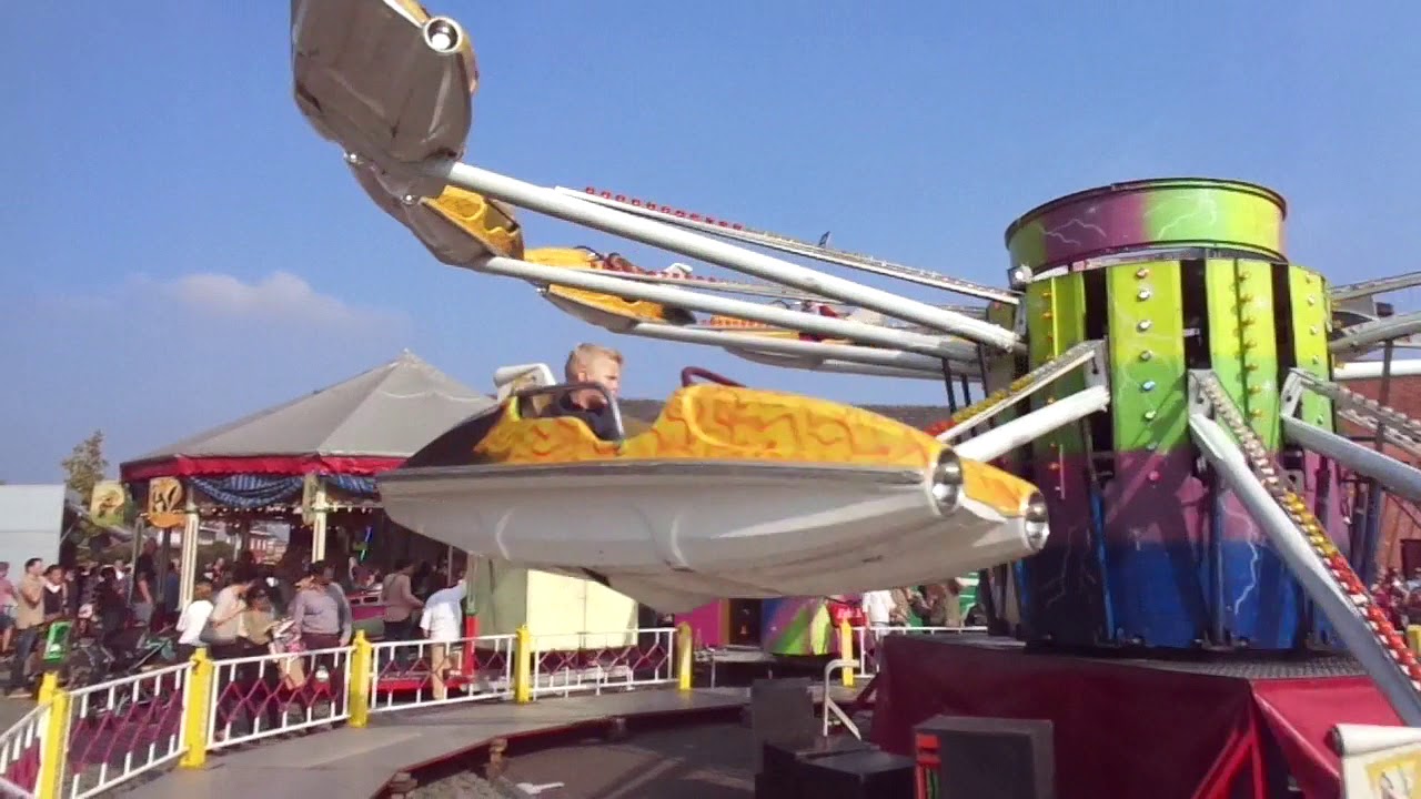 Vliegtuigmolen Fire Storm - Surkol - Kermis Weelde 2017- www.hullygully ...