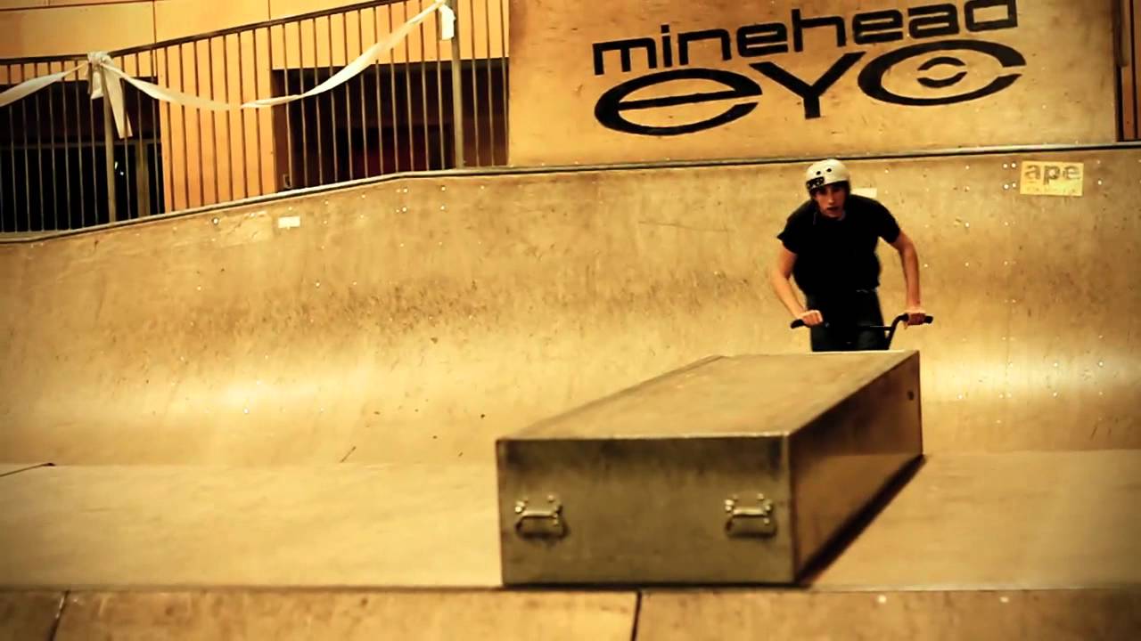 Minehead Eye BMX Session - January 2012 - Canon 550D - YouTube