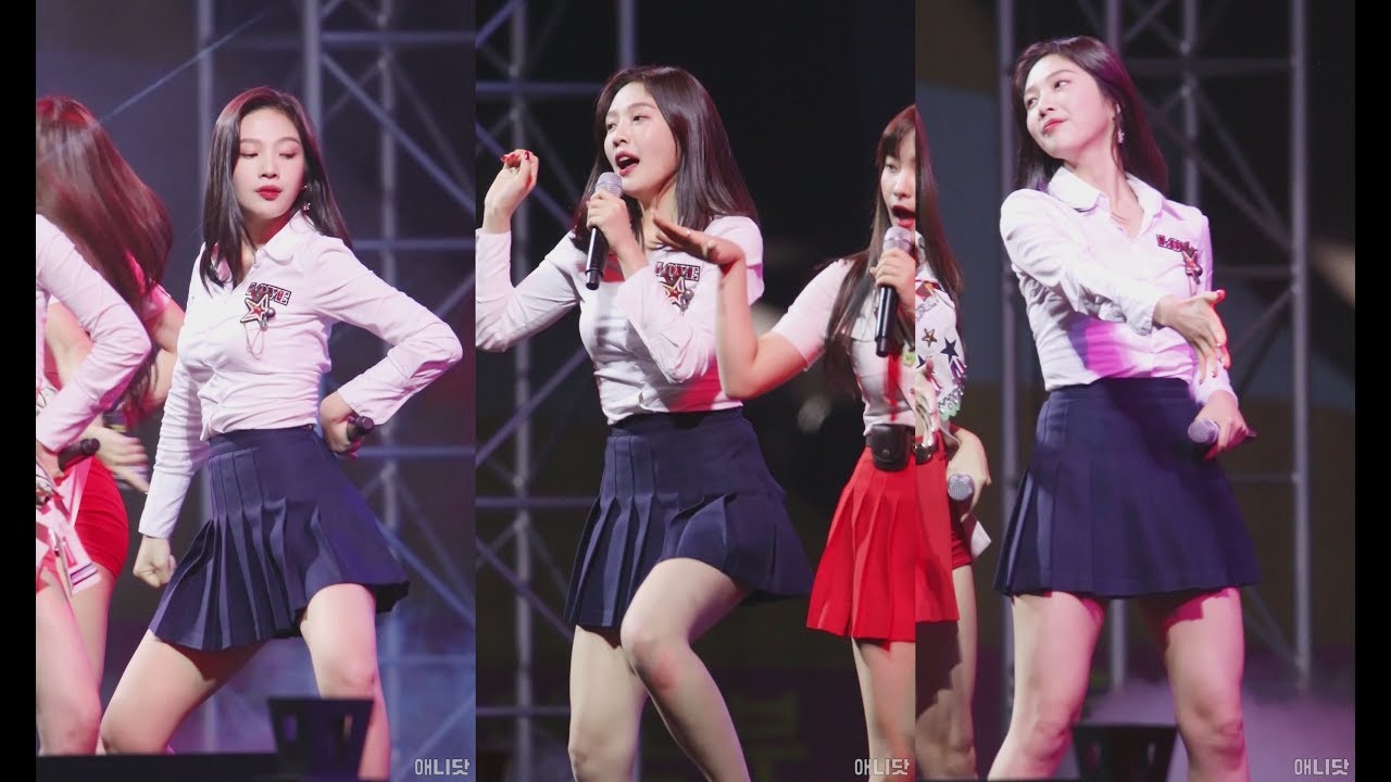180927 레드벨벳 (Red Velvet) 조이 직캠 - 빨간맛 (KSF 전야제, 서울광장) By 애니닷 - YouTube