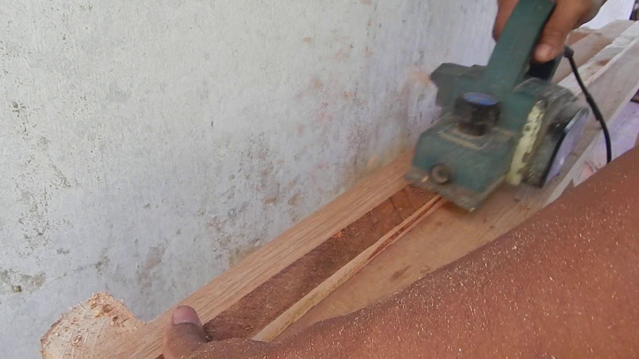 Tutorial Menggunakan Mesin Serut Kayu - YouTube