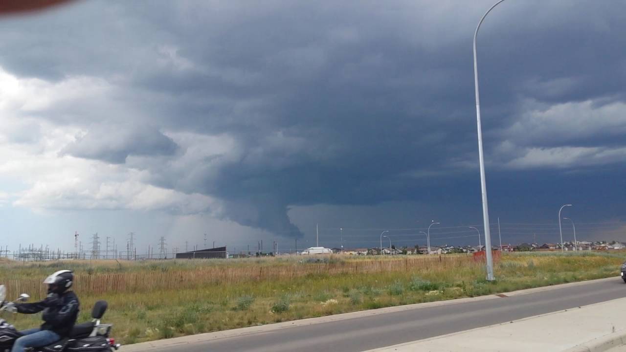 Tornado forming in lethbridge - YouTube