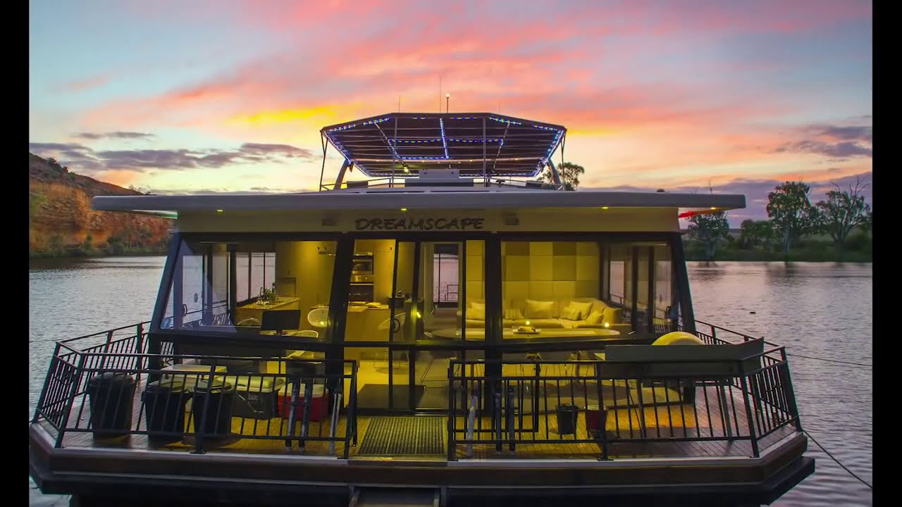 The 10 Amazing Luxury Houseboats in 2020 - YouTube