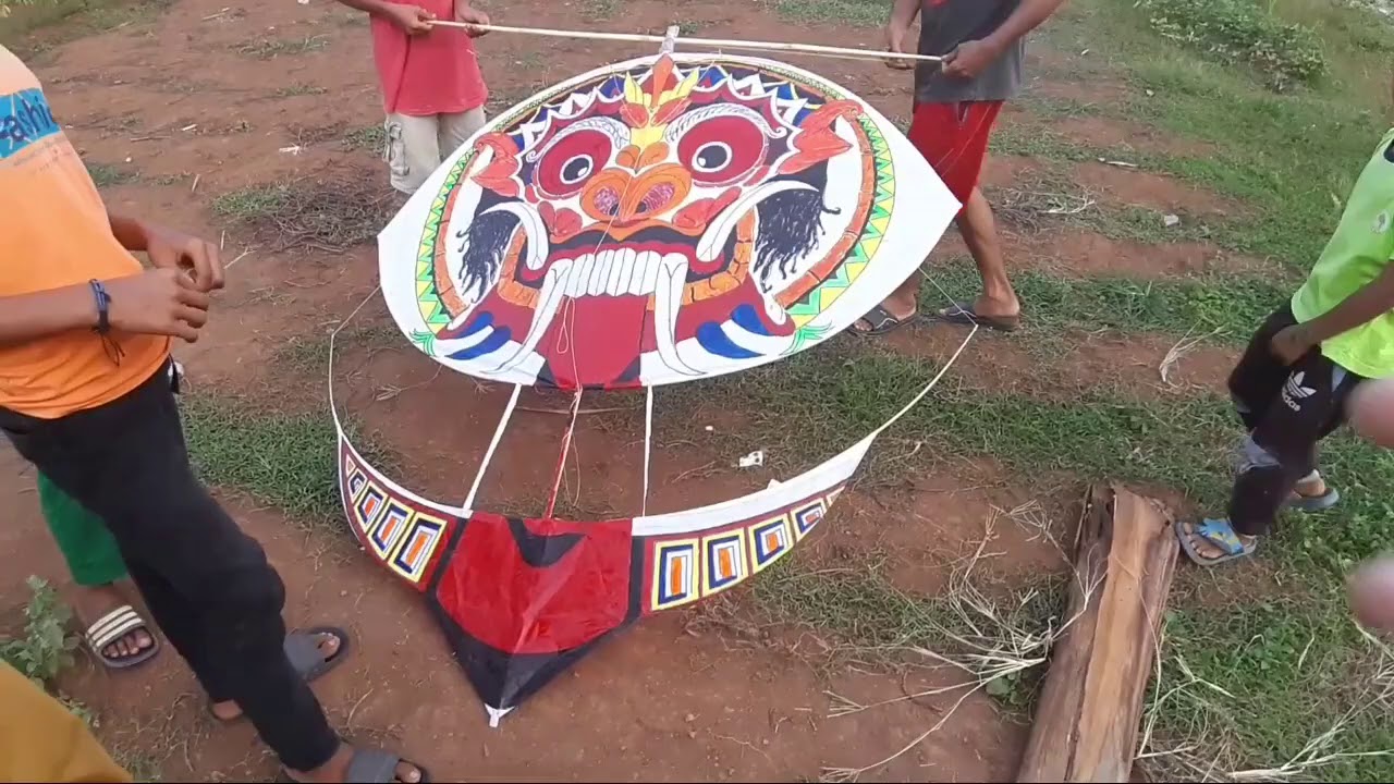 LAYANGAN PETENG ALA BARONG BALI - YouTube