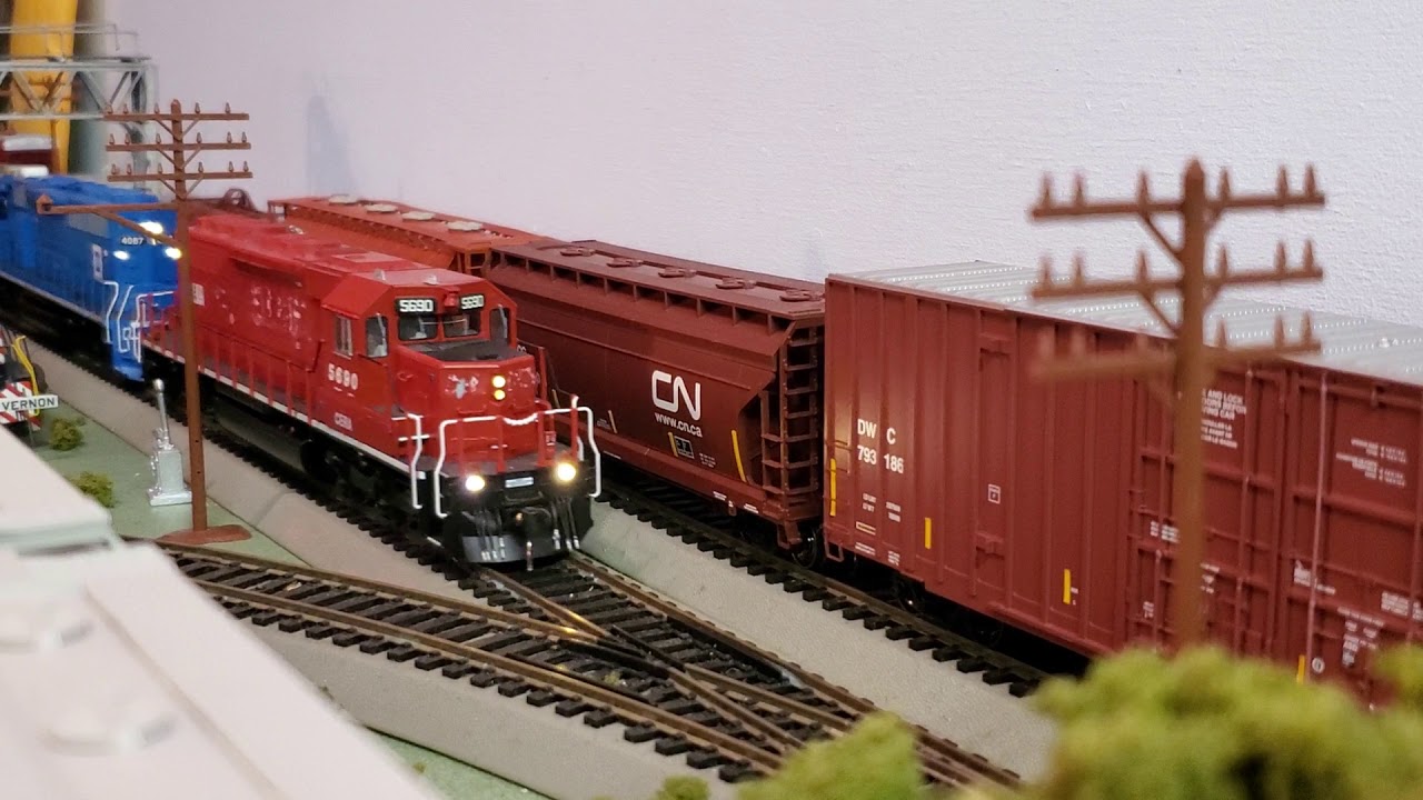Ex STL&H and EMDX SD40-2's on the Central - YouTube