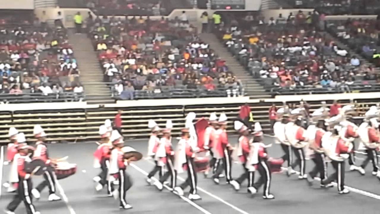 WSSU Marching Band Marching In - YouTube
