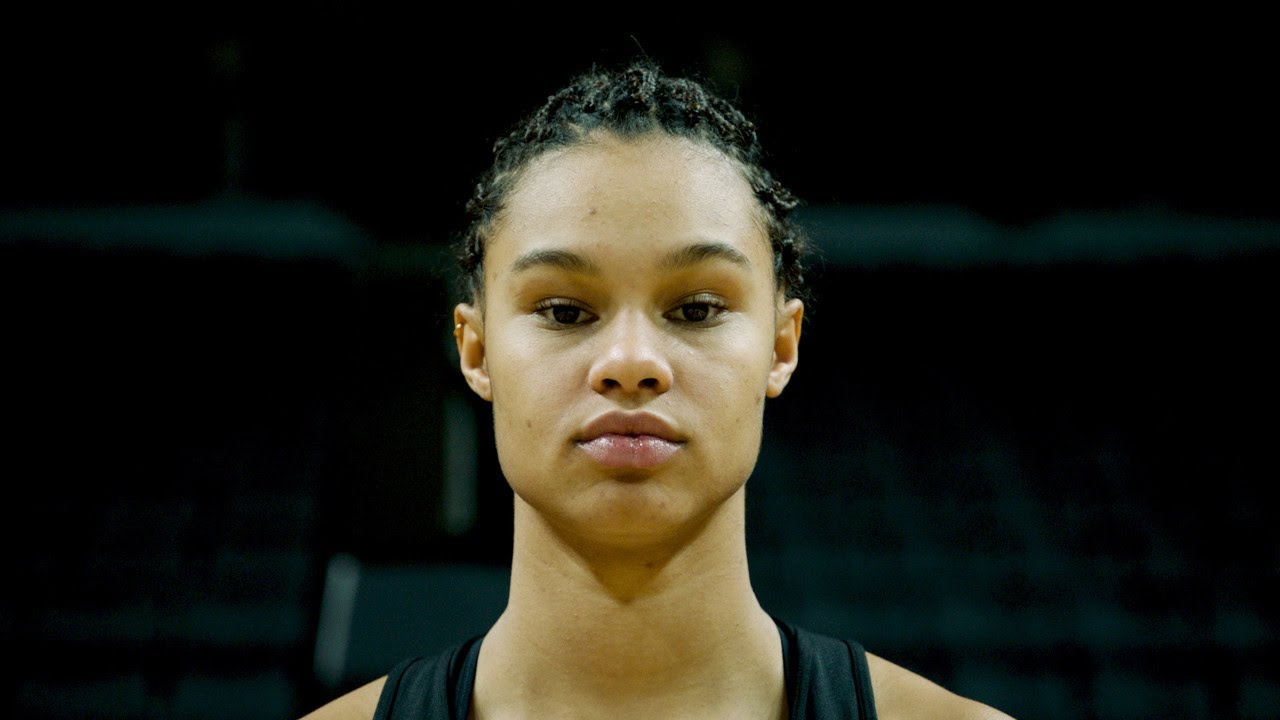 Kelly Graves conducts Oregon women's basketball players as they 'make ...