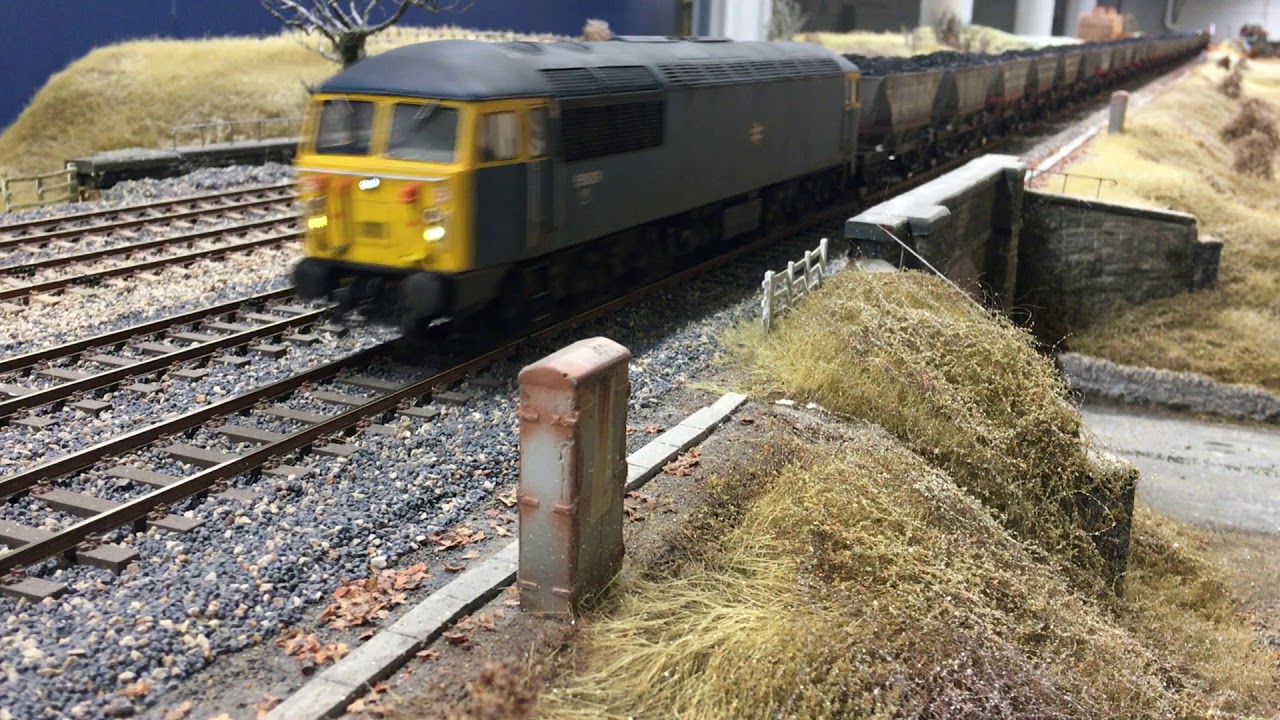 Class 56 56009 hauls a giant MGR train at Heaton Lodge Junction.. - YouTube