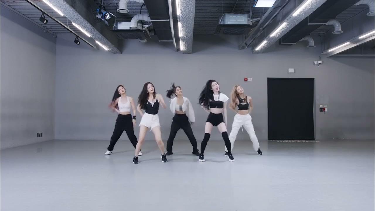 ITZY - Sneakers Dance Practice [MIRRORED 4K] - YouTube