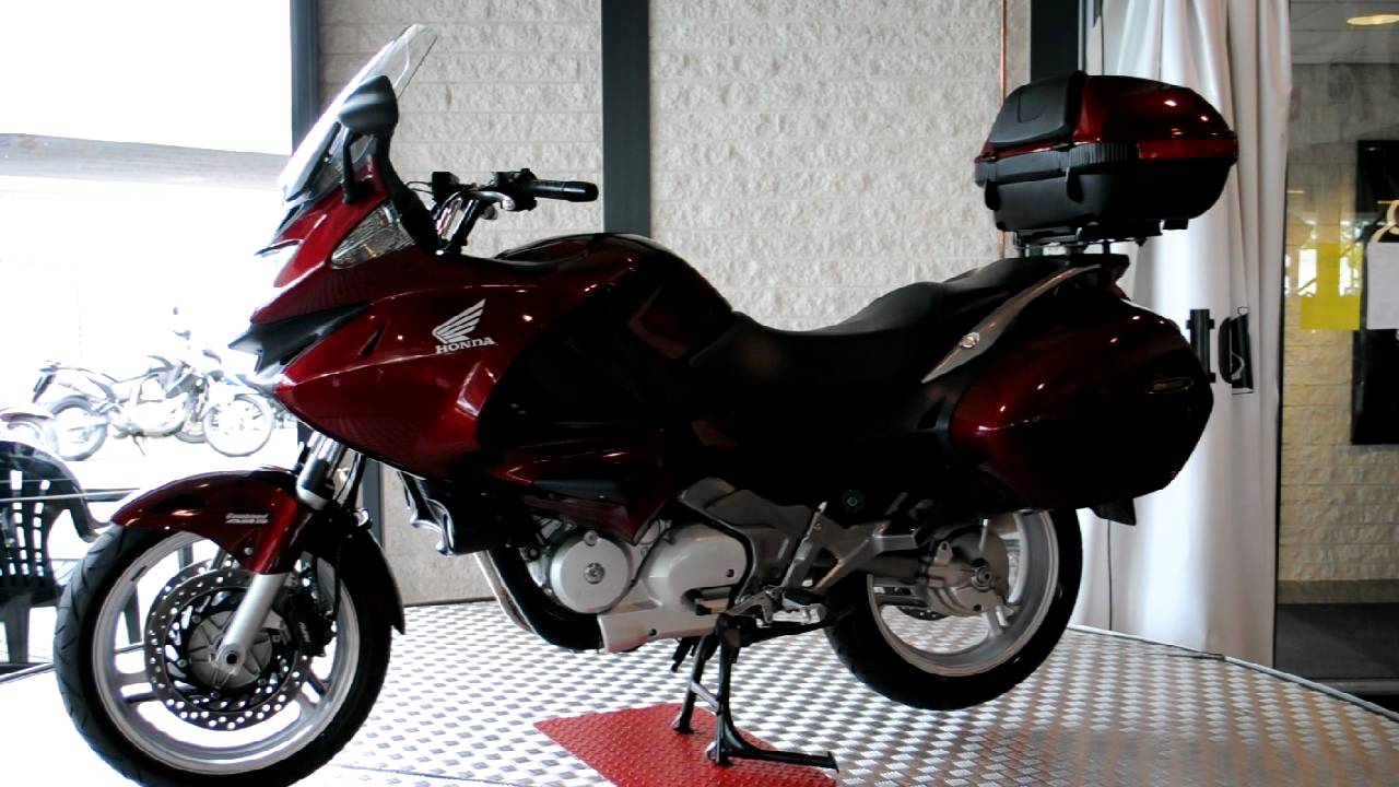 HONDA NT 700 V ABS - YouTube