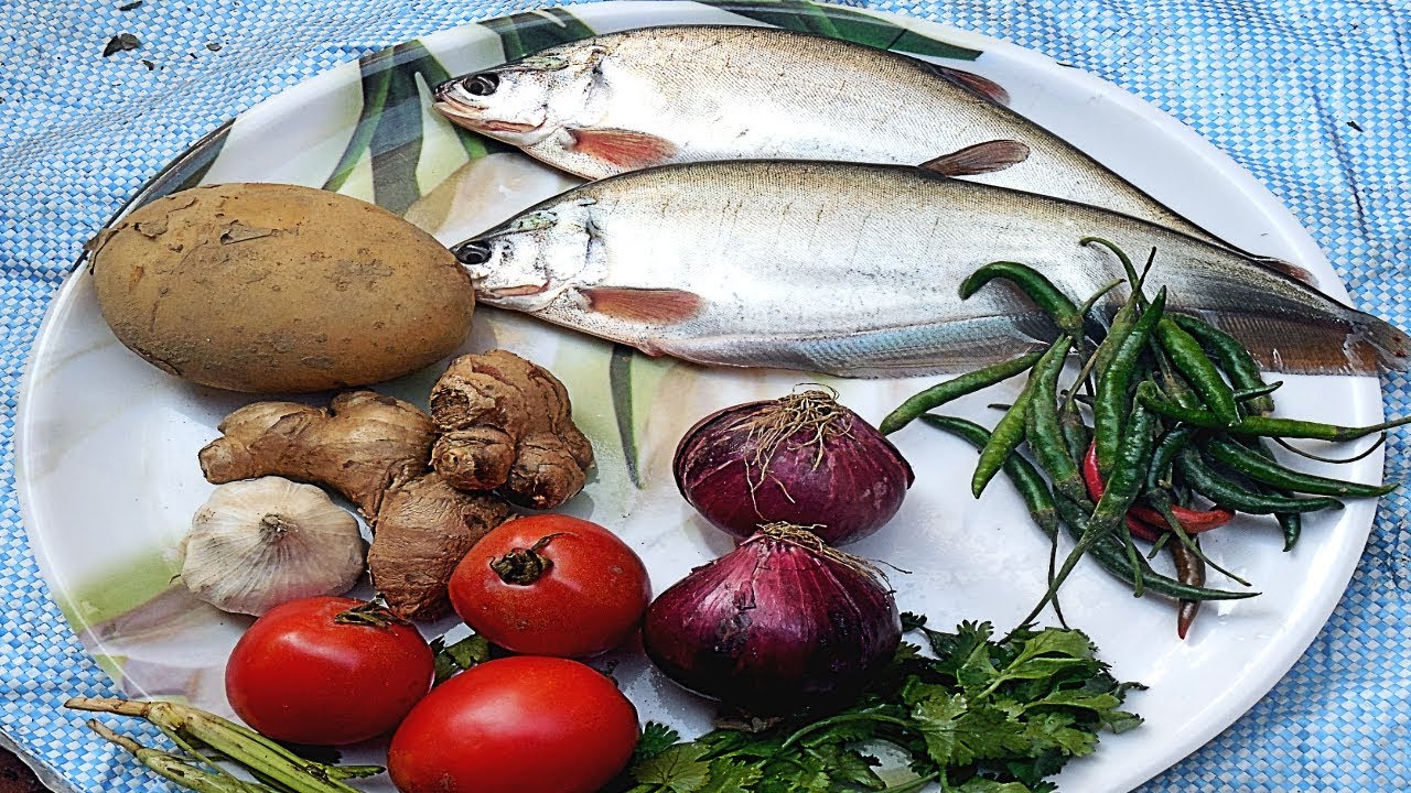 Bronze Featherback Fish Curry Recipe - Foli Macher Recipe - foli macher ...