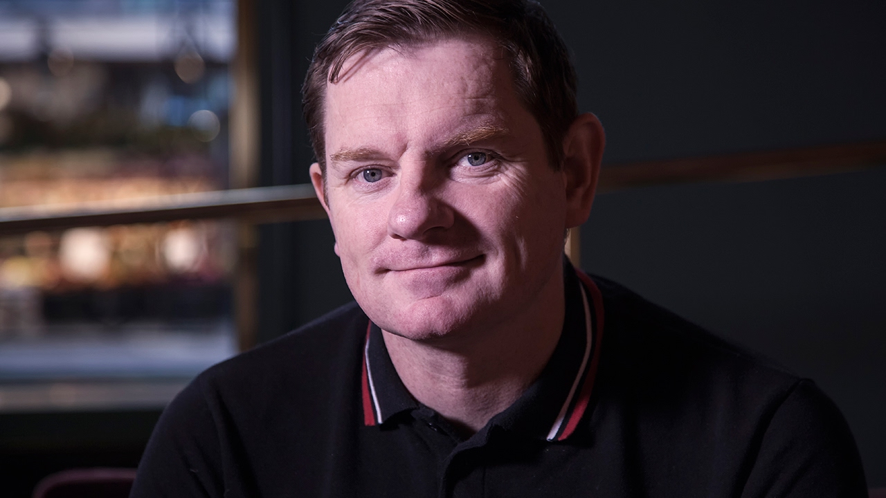 Comedian Al Pitcher on life in Sweden - YLC Interview Part I - YouTube