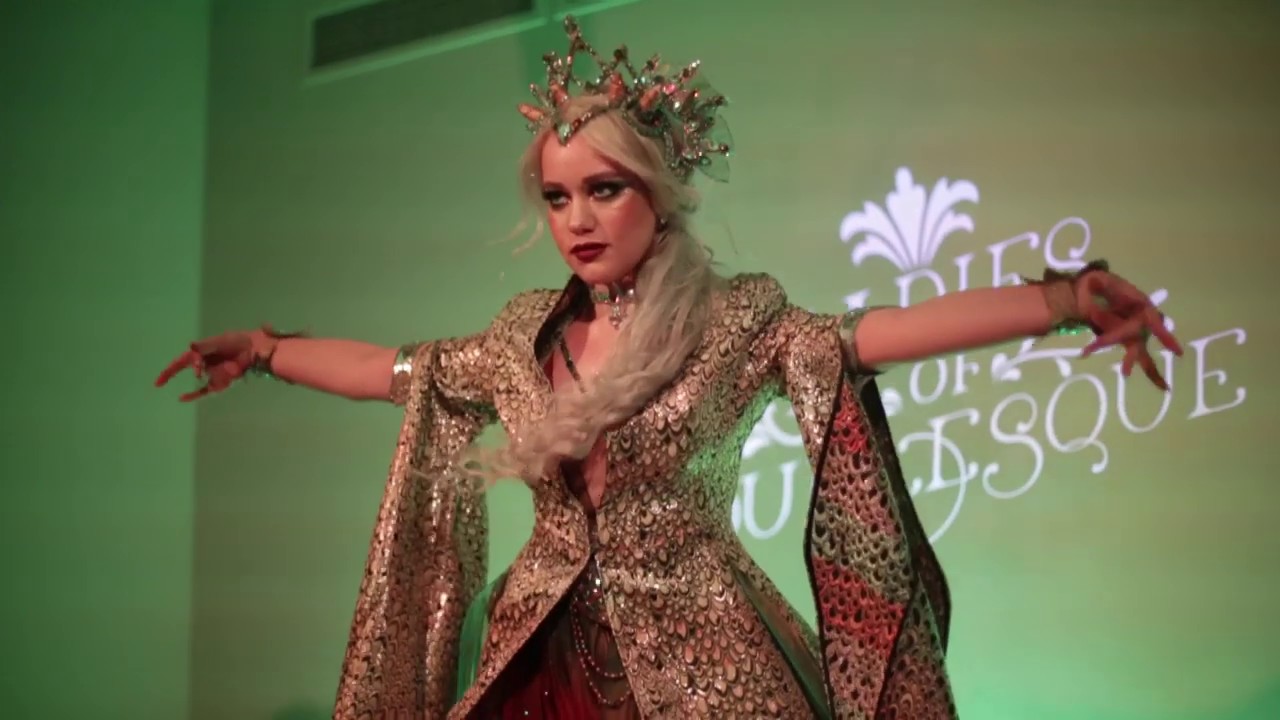 Ladies of Burlesque Show in Moscow. Halloween - YouTube