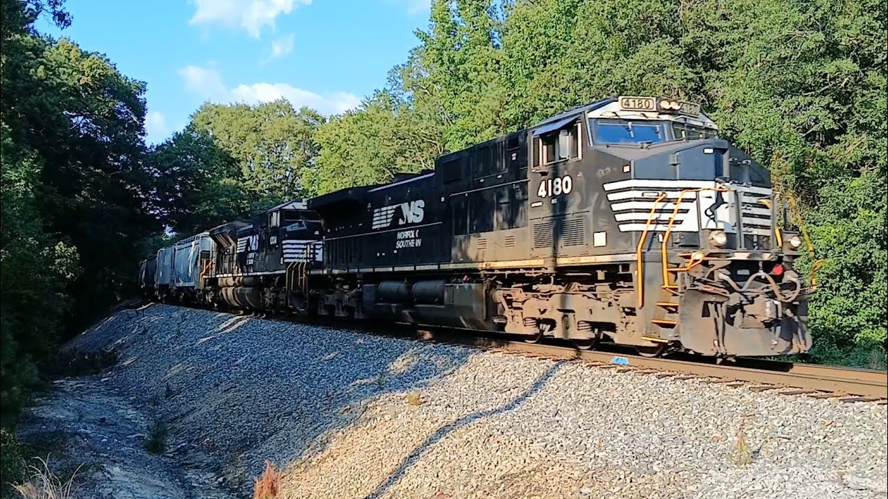 NS 4180 Leads Norfolk Southern Train 15R Through Blythewood SC On The NS R Line - YouTube