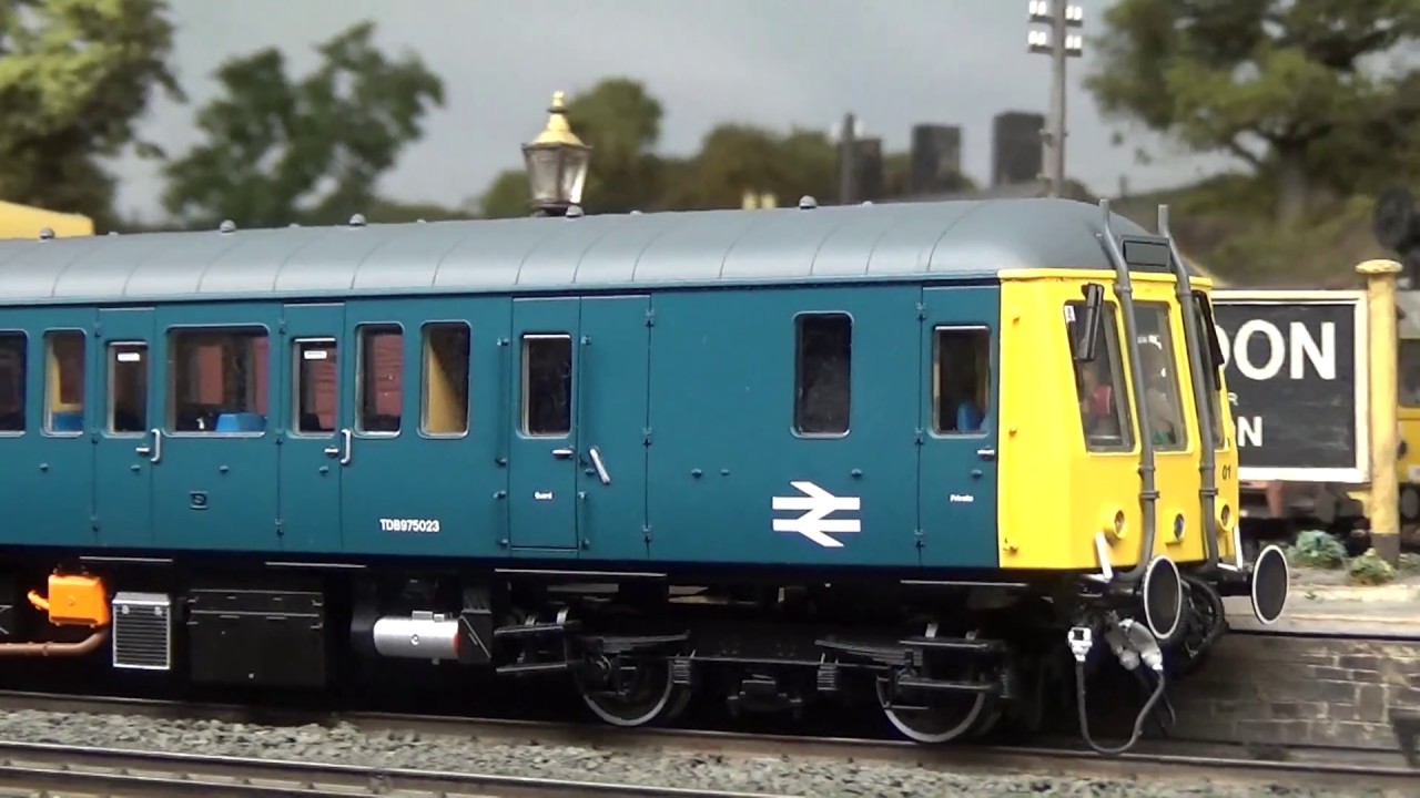 Dapol class 122 with sound - YouTube
