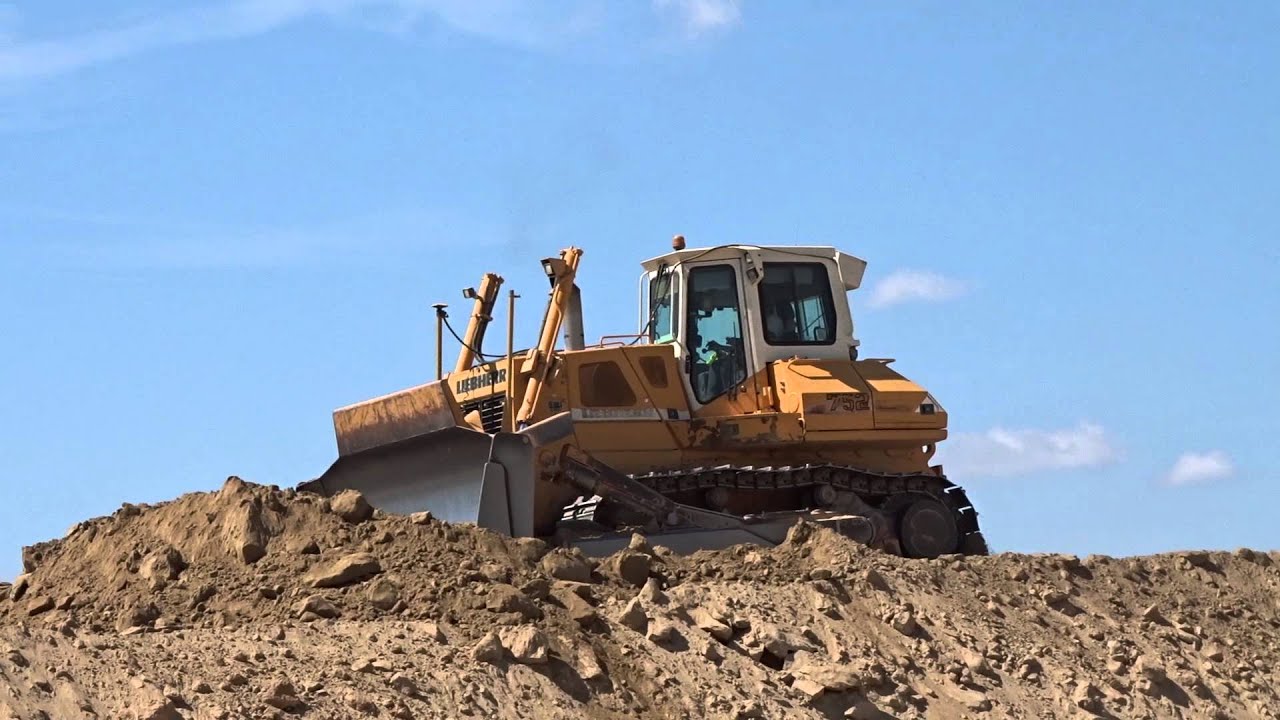 TOPCON GPS ON LIEBHERR 752 DOZER CAN PIPA N 1 - YouTube