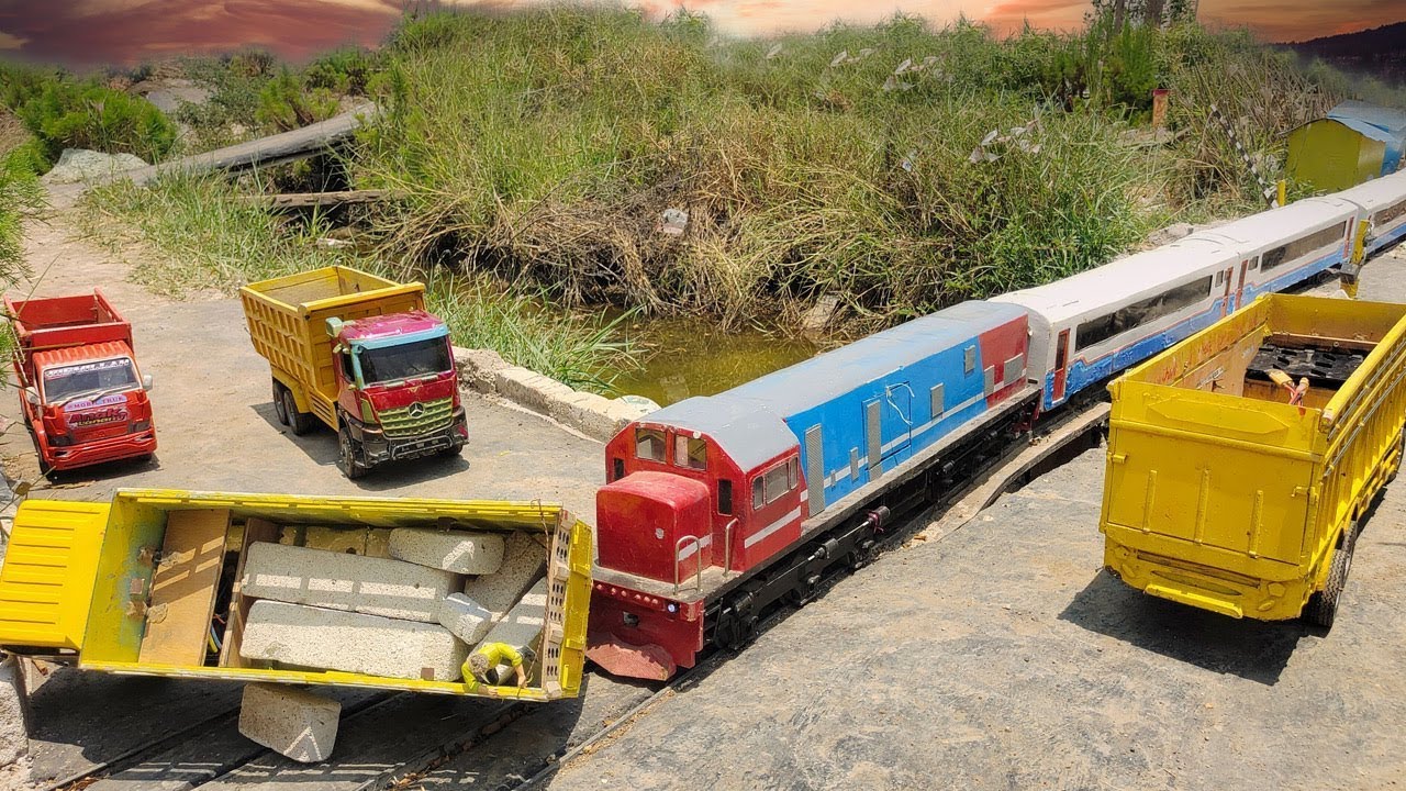 KAI Commuter KRL JR205 Miniatur Kereta Api Rc Anjlok Oleng Di ...