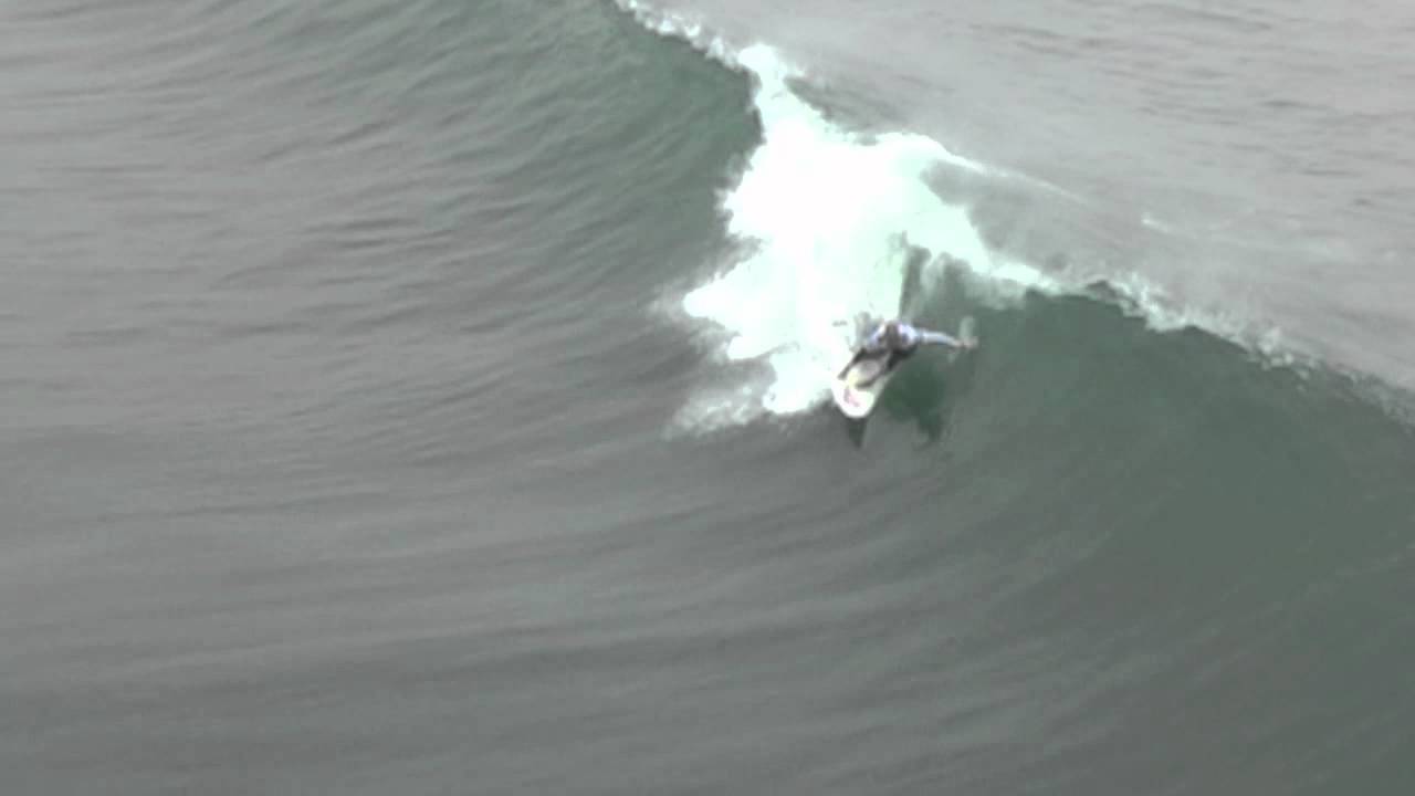 US Open Surfing 2011 Kelly Slater Barrel Ride towards pier - YouTube