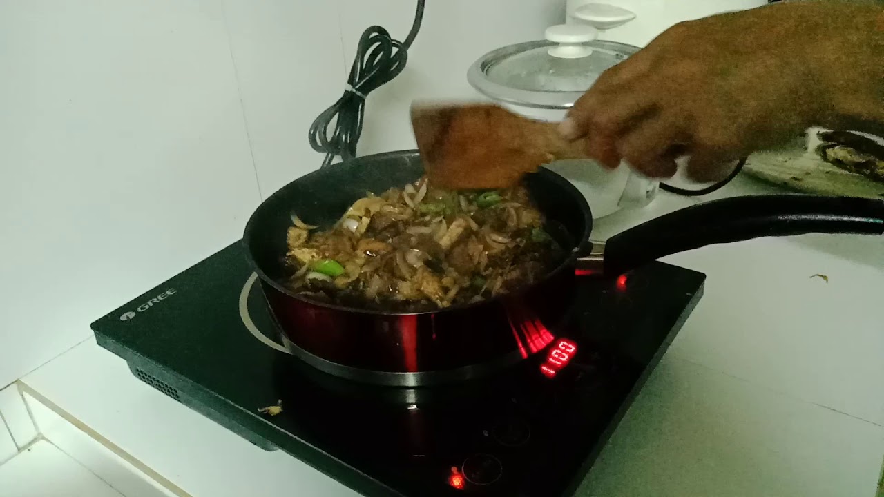 Sisig pinaluto nang bunso ko - YouTube