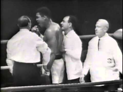 1966 08 06 Muhammad Ali vs Brian London - YouTube