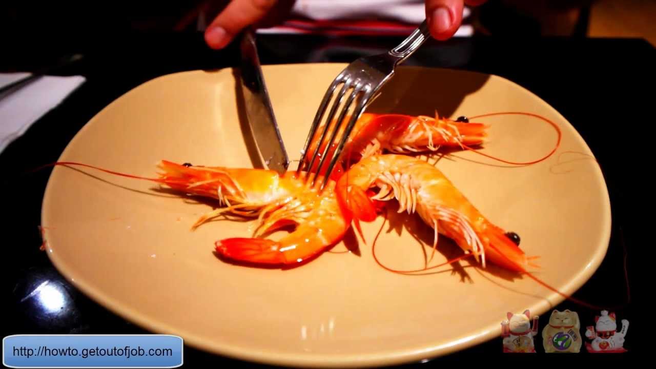 How to Peel a Prawn without getting your hands dirty - YouTube