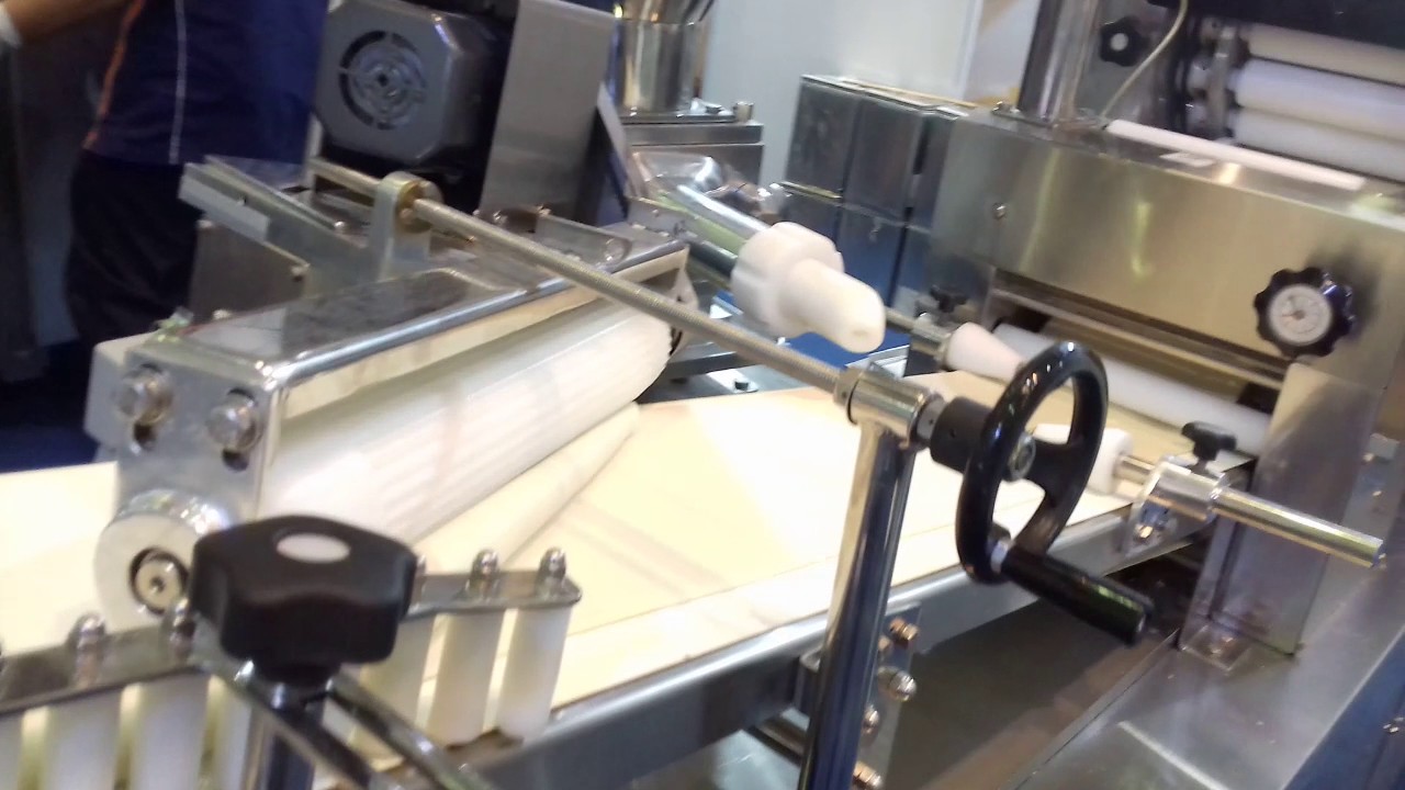 Chinese Bao Machine - YouTube