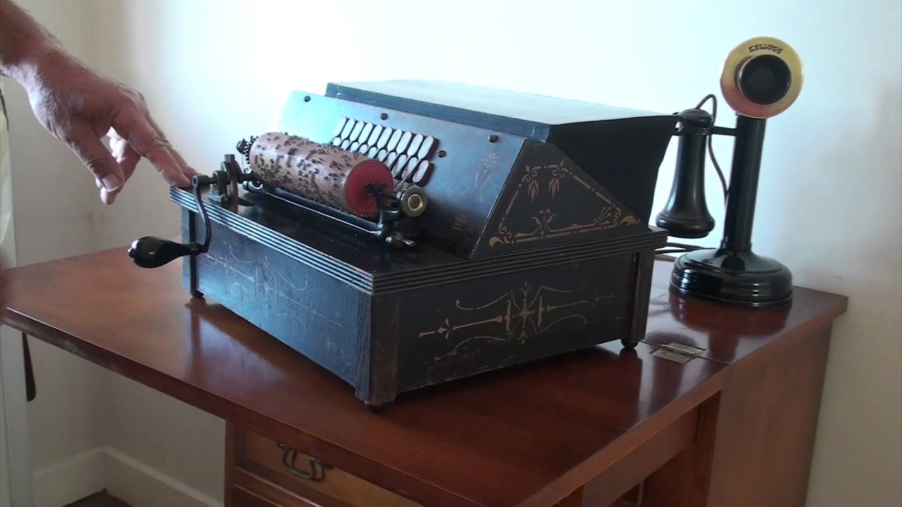 Gem Roller Organ (April 1900) - YouTube
