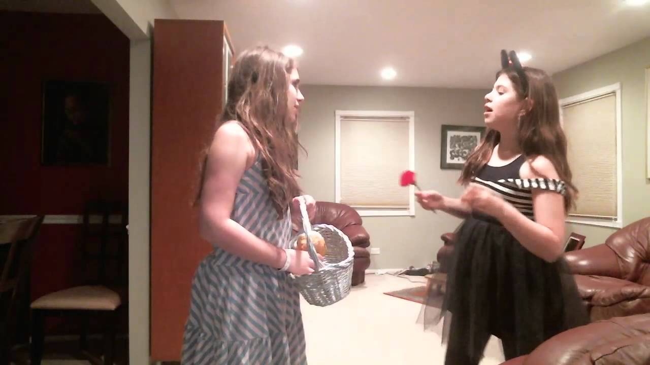 Dorothy meets Minnie Mouse - YouTube