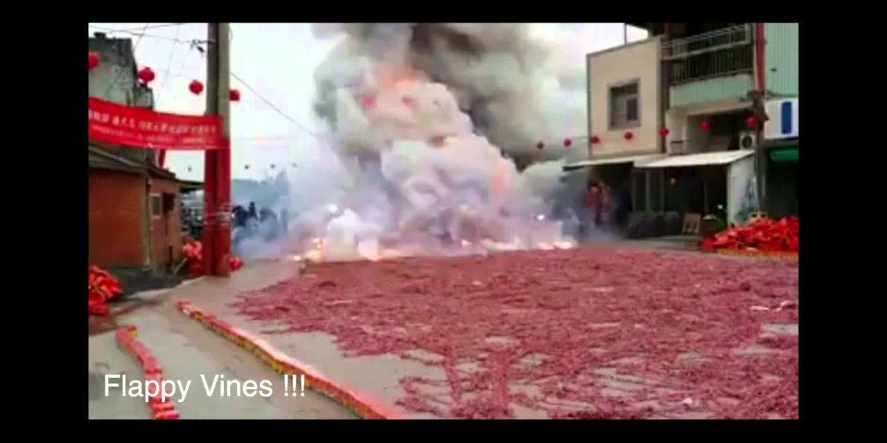 The biggest firecrackers the world in China!!! It's amazing!!! - YouTube