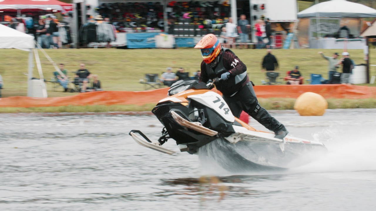 Wisconsin Life | Watercross: Racing snowmobiles on water - YouTube