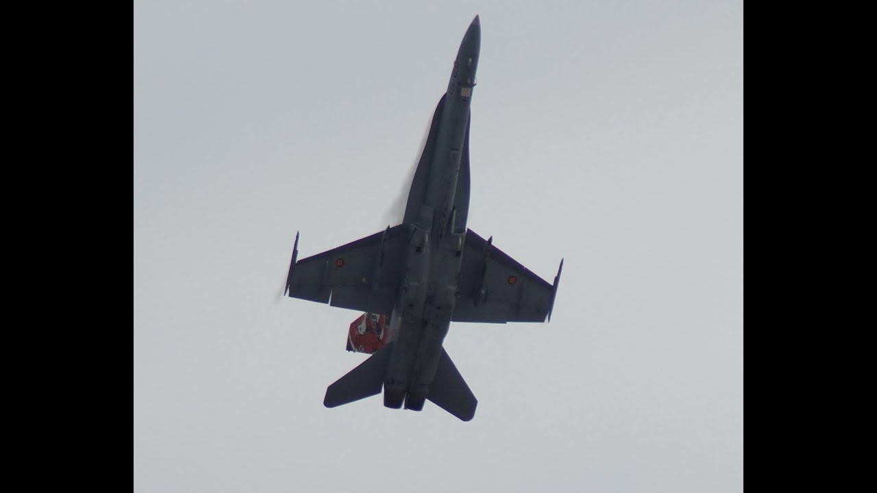 Display Spanish F18 at the Sanicole Airshow 2016 - YouTube