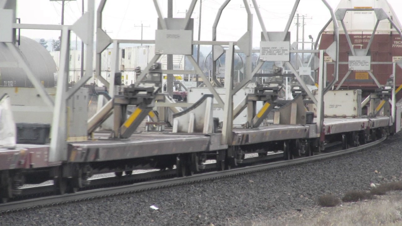 BNSF eastbound Boeing train - YouTube