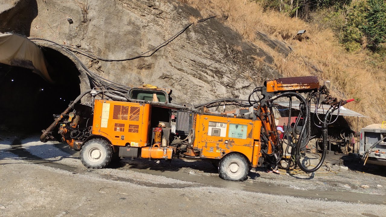 CIFA CST 8.20 SHOTCRETE ROBO MACHINE |How to do Shotcrete work tunnel ...