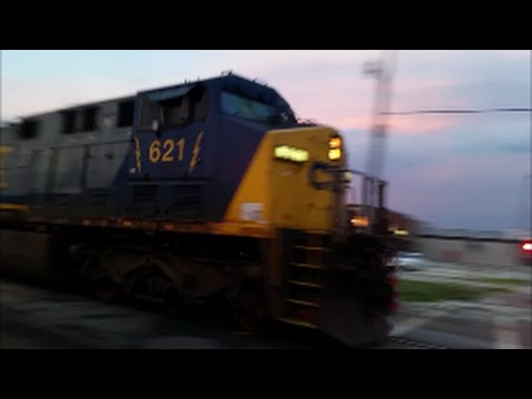 [CSX] 621 AC60CW Leads M471-21 With A Very Loud Horn & Notch 8 In Fayeteville NC - YouTube