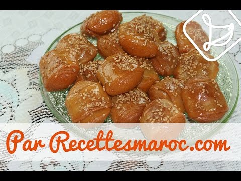 Rghaif Feuilleté Trempé au Miel - Mini Moroccan Pastries Dipped in ...