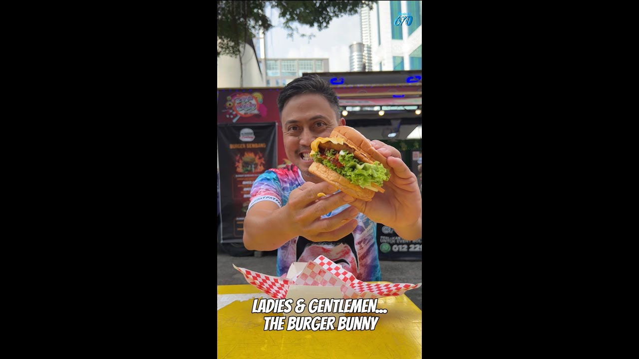 When in Malaysia - Exotic Rabbit Burger with Egg 🍔🐇👌💯 - YouTube