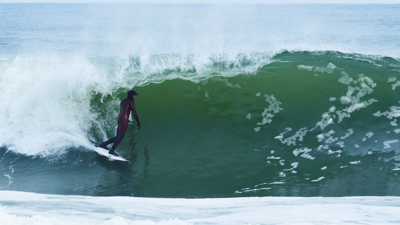 SURFING a PERFECT PEAK by MYSELF - YouTube