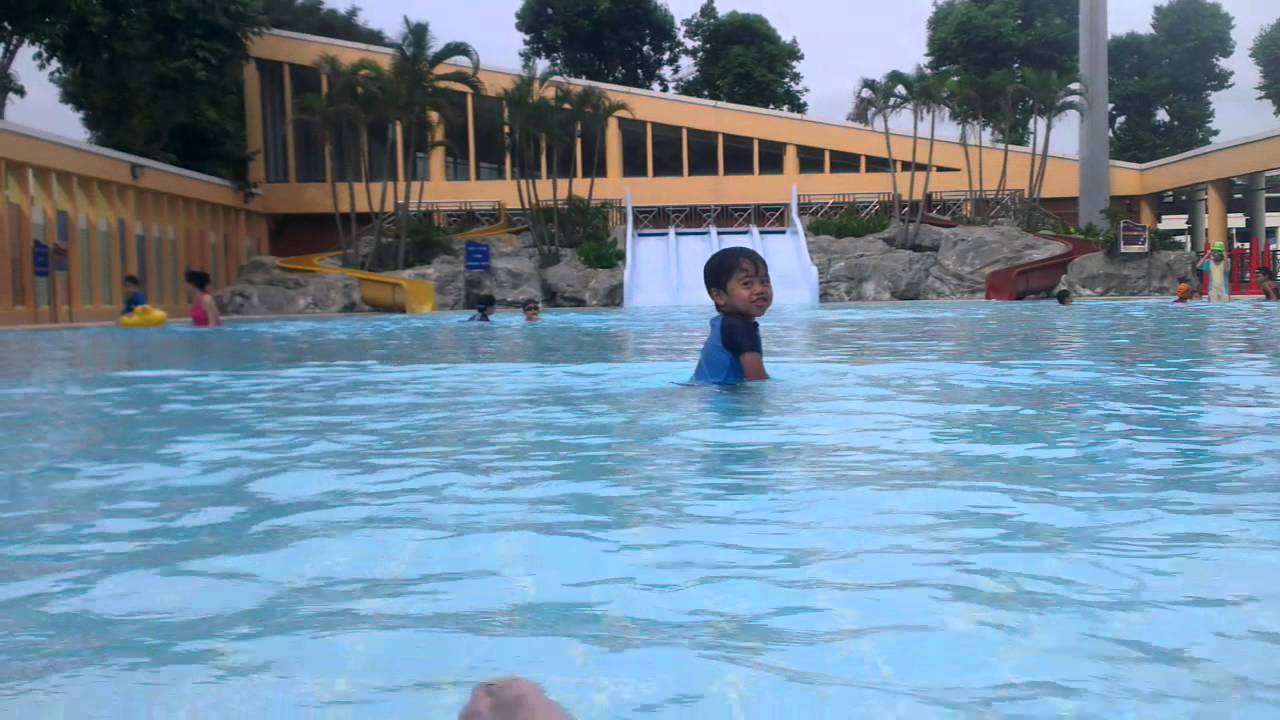 IA Bros at Yishun Public Pool(2) - YouTube