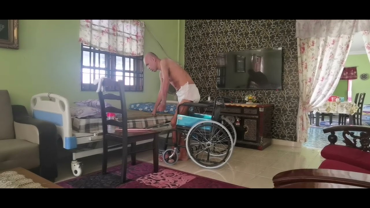 Pesakit strok belajar berdikari untuk baring di katil - YouTube
