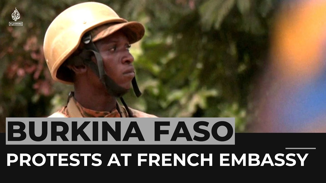 Burkina coup-makers accuse France of supporting counterattack - YouTube