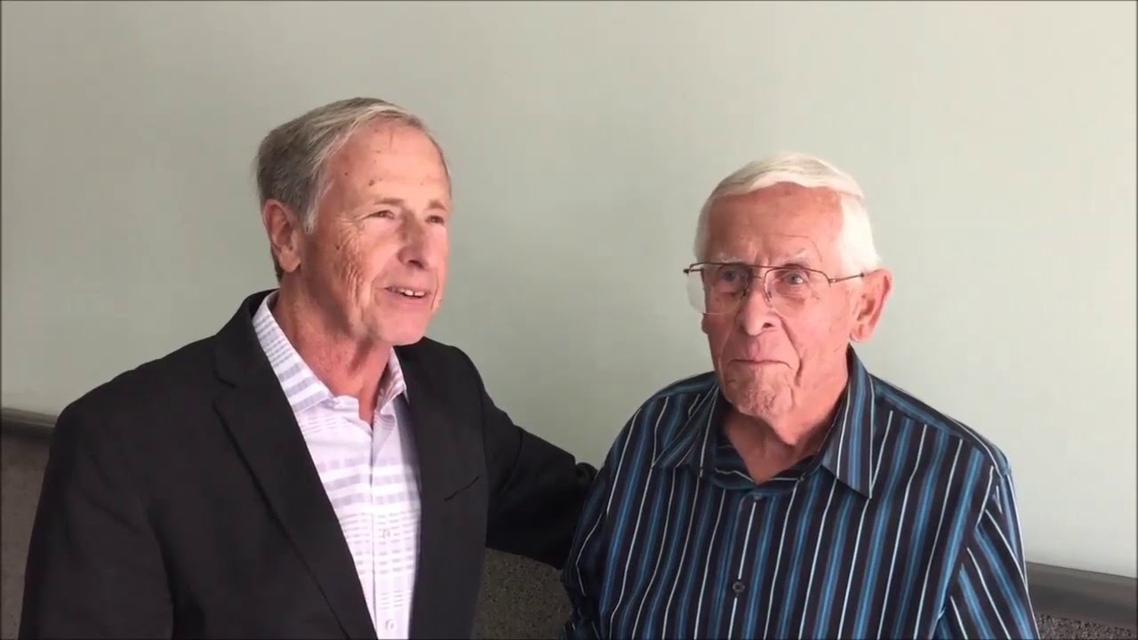Chuck Pelly talks with Bob Gurr about the future of the automotive ...