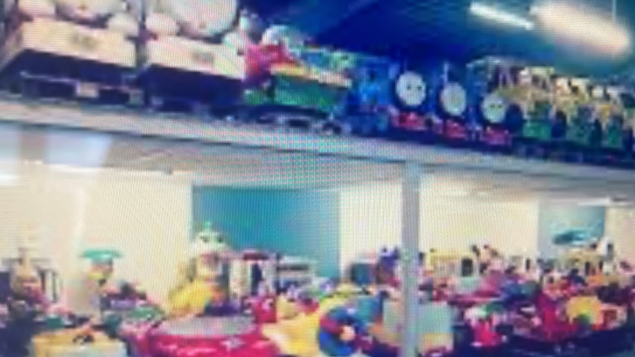Tractor Tom is live on kiddie rides (filmed Wednesday) - YouTube