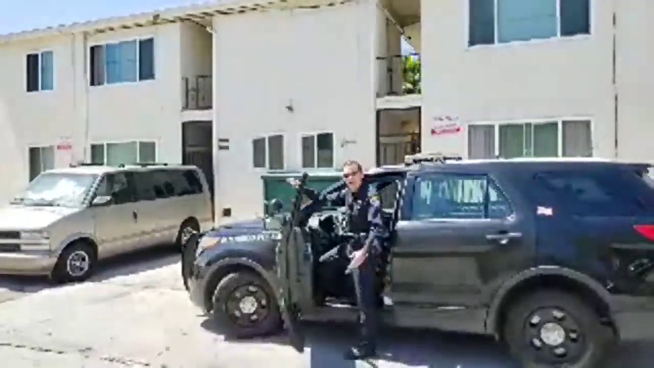 Live Copwatch | Cop Ready to Draw on Copwatch - YouTube