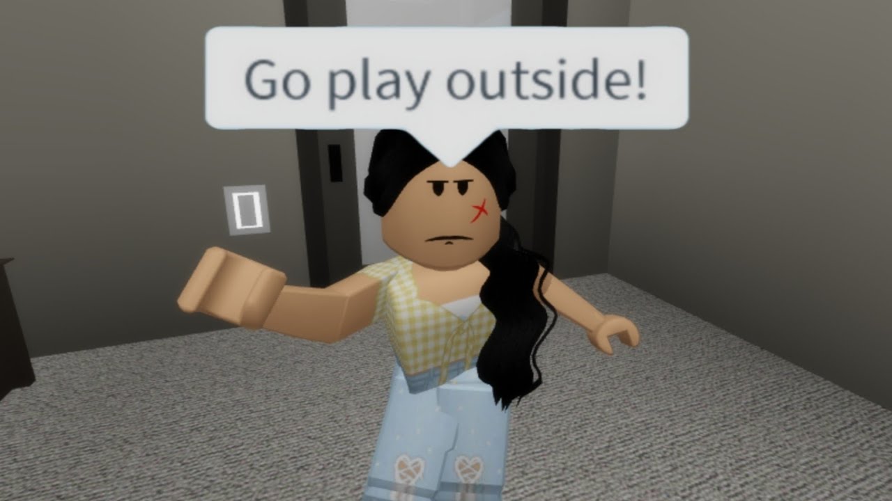 When your mom tells you to go play outside😂 (Roblox Meme) - YouTube