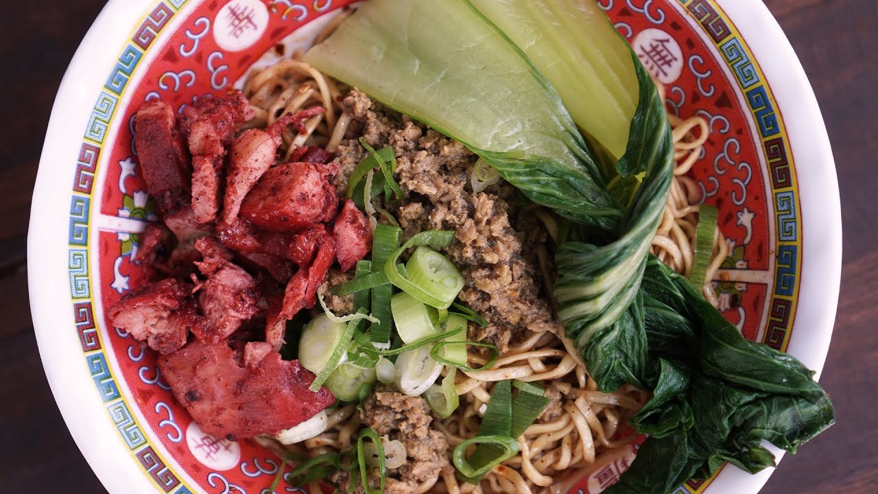 MIE SAPI GAJAHAN, THIS VIRAL FOOD PLACE FILLS UP WITHIN 5 MINUTES OF ...