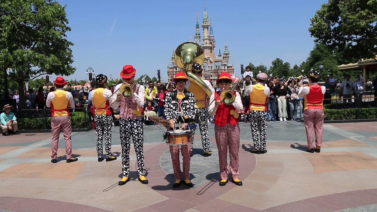 Disneyland Band (Disney Color-Fest: A Street Party) - Shanghai ...